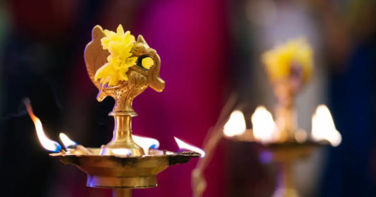 Diya In Puja,Puja Diya: ದೇವರ ದೀಪ ಈ ರೀತಿ ಉರಿದರೆ ನಿಮ್ಮಷ್ಟು ಅದೃಷ್ಟವಂತರಿಲ್ಲ ...