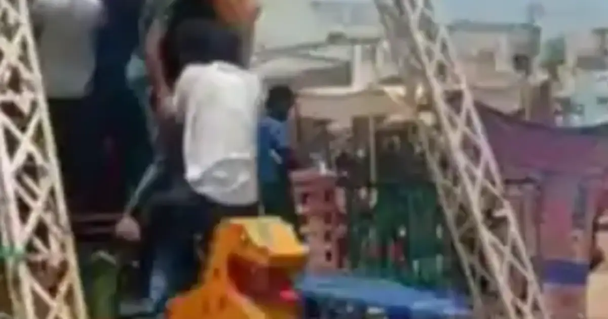 India Today Accident News,Video : जत्रेत मोठी दुर्घटना, पैसै ...