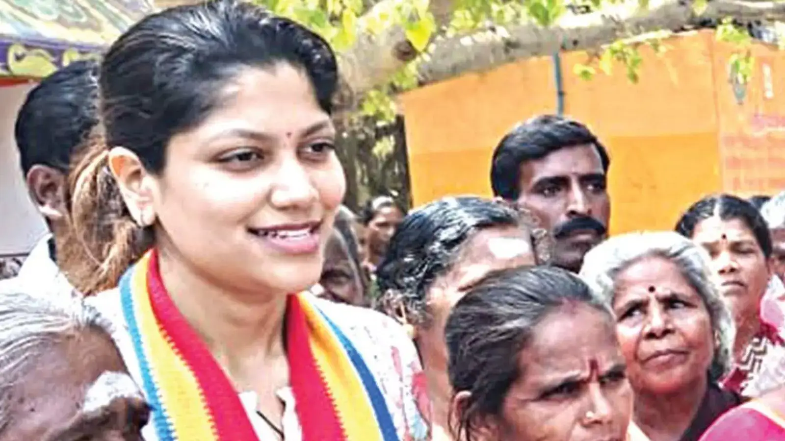 Sangamithra Anbumani தேர்தலில் போட்டியிடத் தயாராகும் அன்புமணி மகள்? 2026க்கு பாமக பிளான் ரெடி!