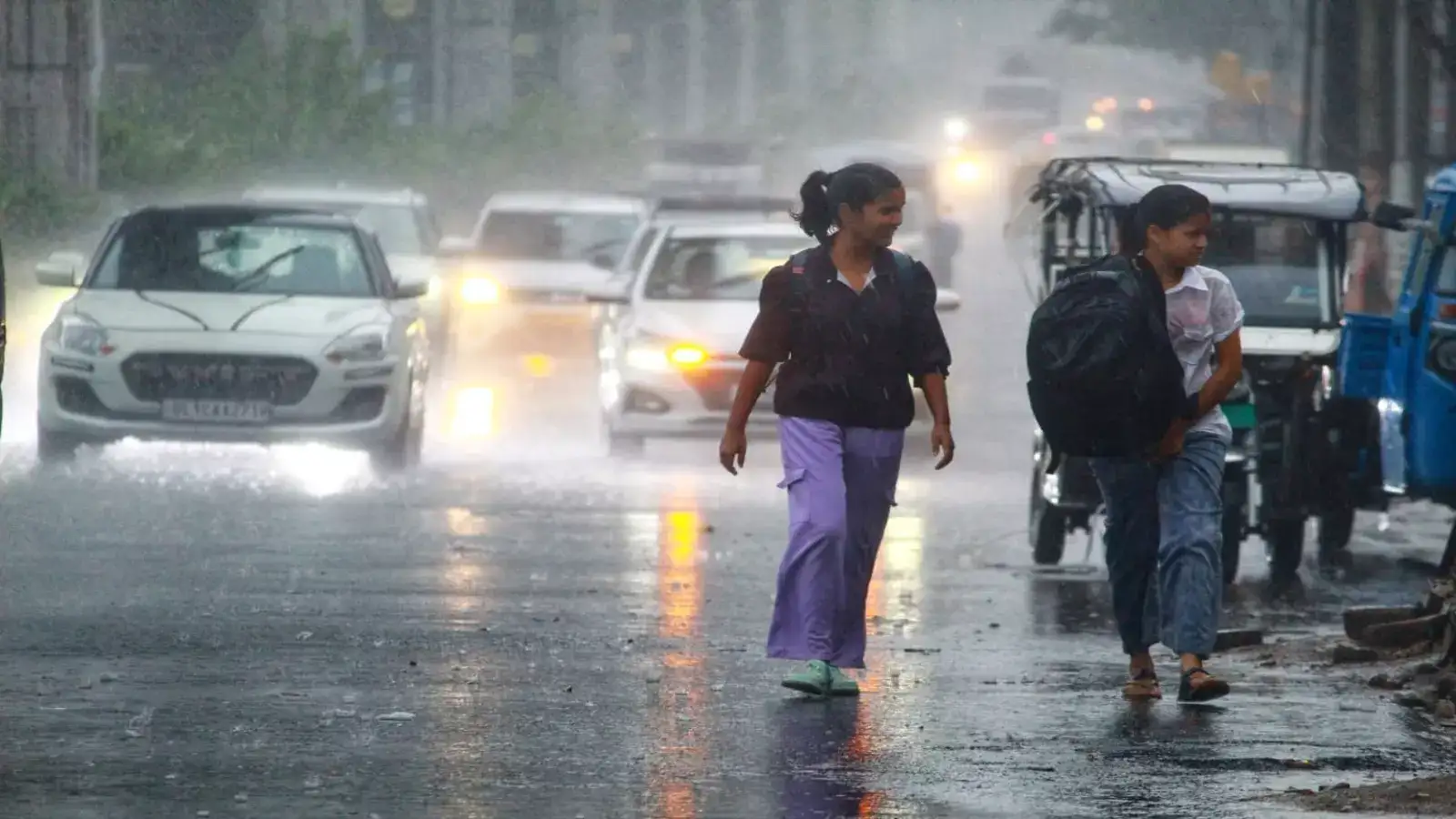 Bihar Monsoon: बिहार में आ गया मानसून, 8 जिलों में भारी बारिश की ...