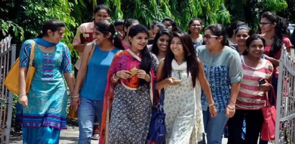 College Students,கல்லூரி மாணவர்கள் ஹேப்பி; முதல்வர் போட்ட நச் உத்தரவு ...