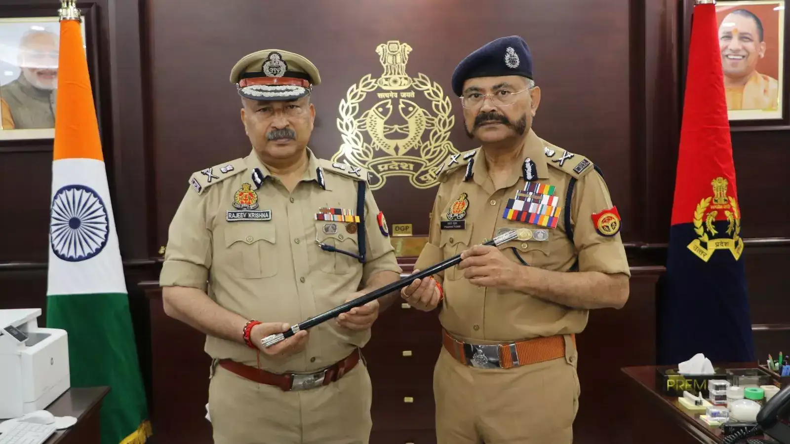 Dgp Prashant Kumar Retires,यूपी के तेज तर्रार पुलिस अफसर प्रशांत कुमार हुए रिटायर, जानें पूर्व ...