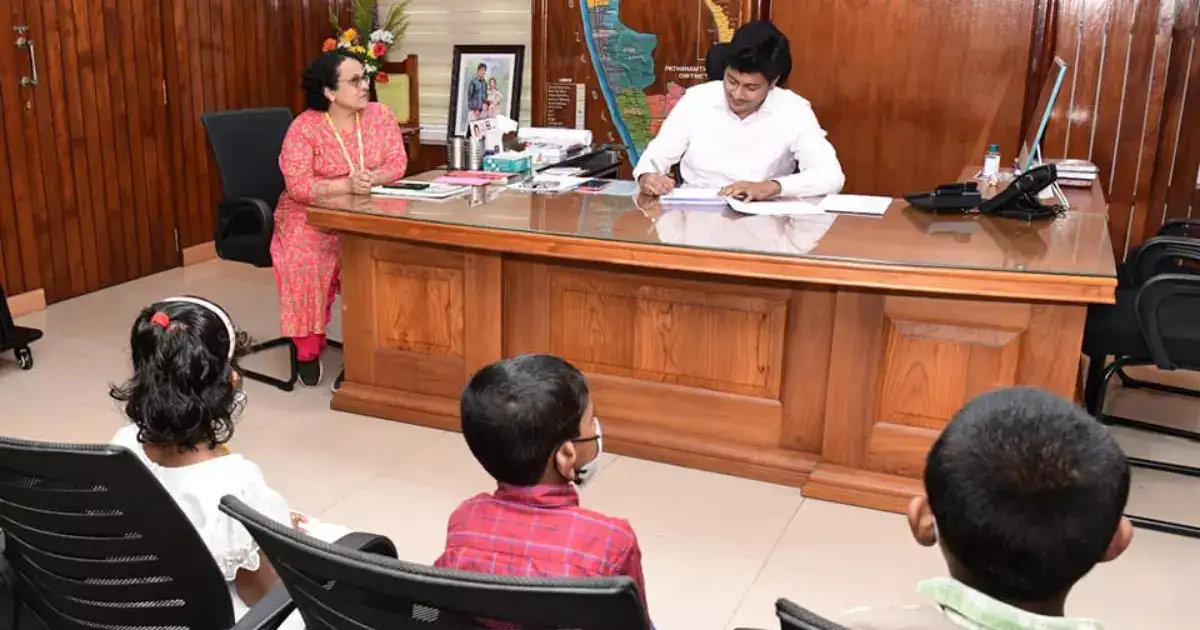 Alappuzha Collector Krishna Teja,അവസാനം ഒപ്പിട്ടത് ആറ് കുരുന്നുകൾക്ക് ...