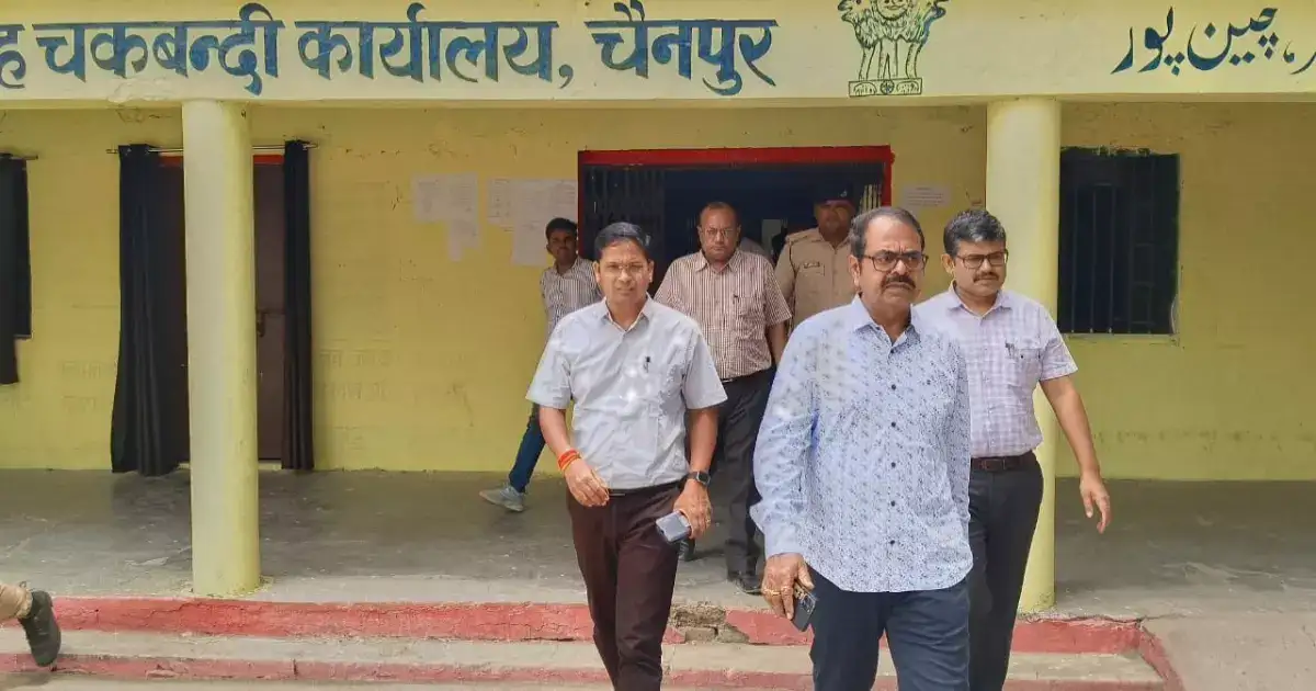 Kaimur News,DM साहब ने पकड़ लिया 12 बजे लेट नहीं 3 बजे भेंट नहीं वाला ...