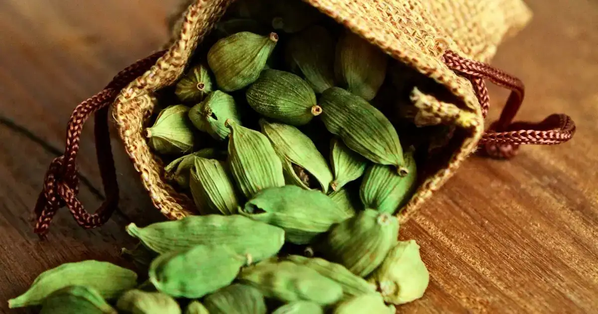 Cardamom Side Effects In Malayalam,Cardamom: ഏലക്കായ നല്ലതുതന്നെ ...