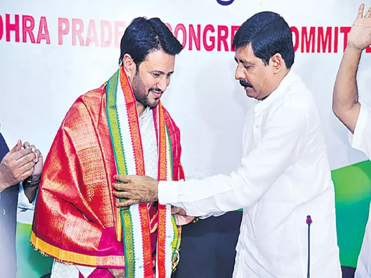 Hero Raja Joined In Congress,కాంగ్రెస్ పార్టీలో చేరిన తెలుగు హీరో ...