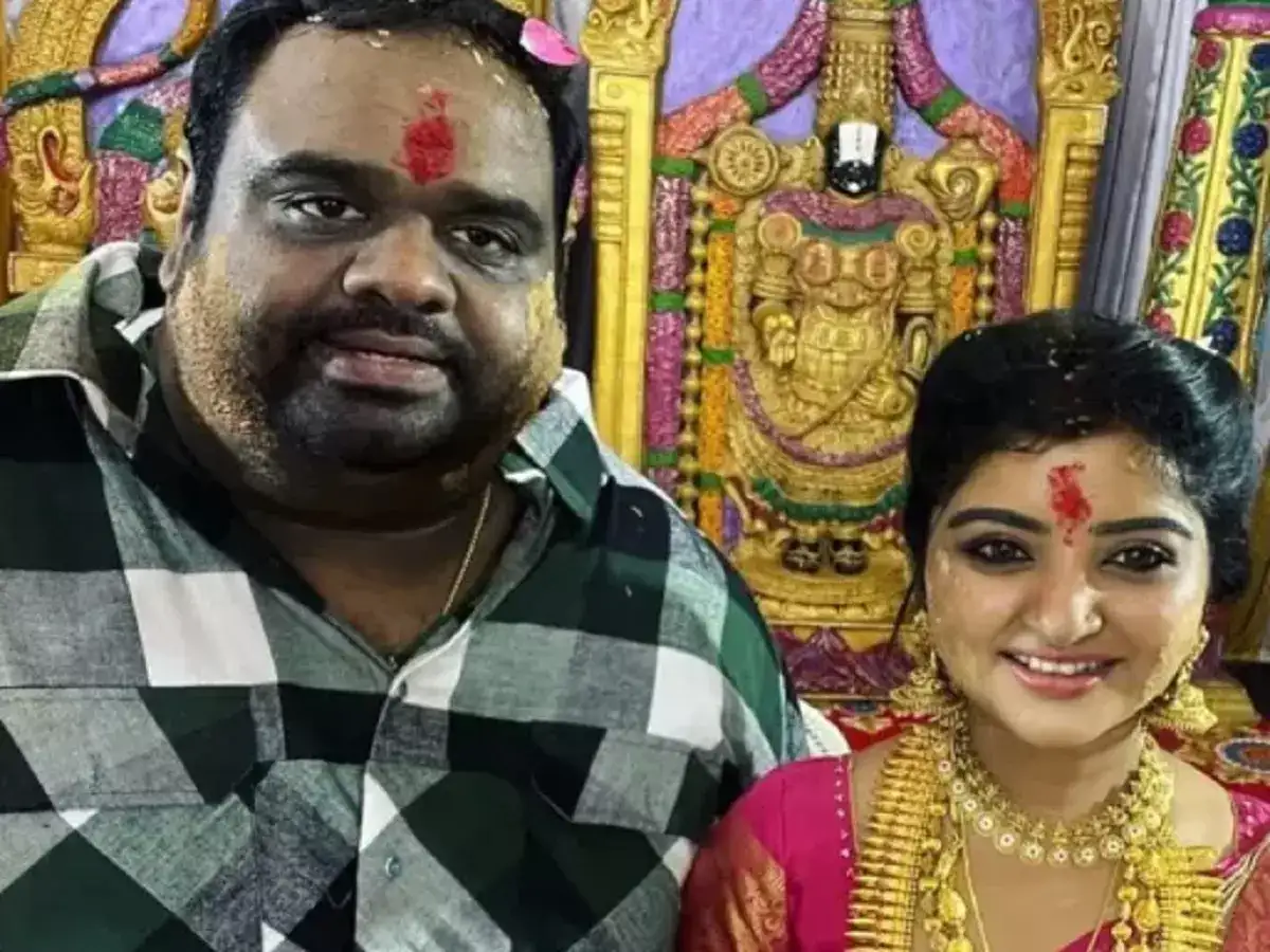 Ravindar: அய்யய்யோ... நெருப்பை முழுங்கும் ரவீந்தர்... கேப்ஷன் அதுக்கும் ...