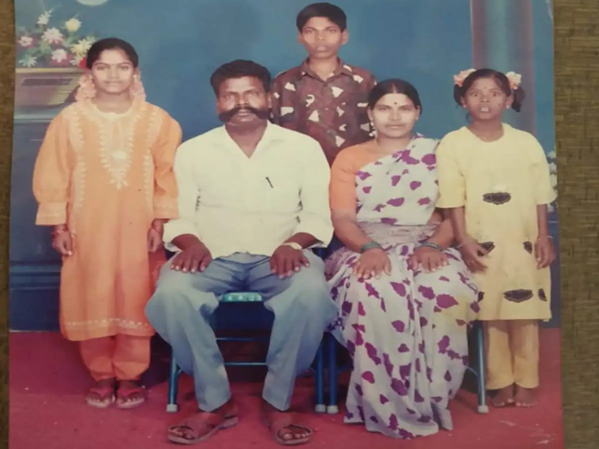 R Vadivelan,13 ஆண்டுகளுக்குப் பின் குடும்பத்துடன் சேர்ந்த ராணுவ வீரர் ...