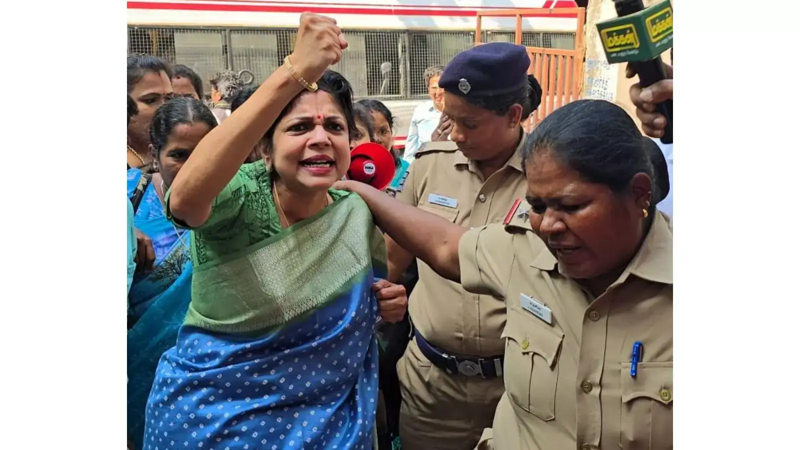 Sowmiya Anbumani Angry Speech: உங்க 1000 ரூபா வேண்டாம்.. எங்க ...