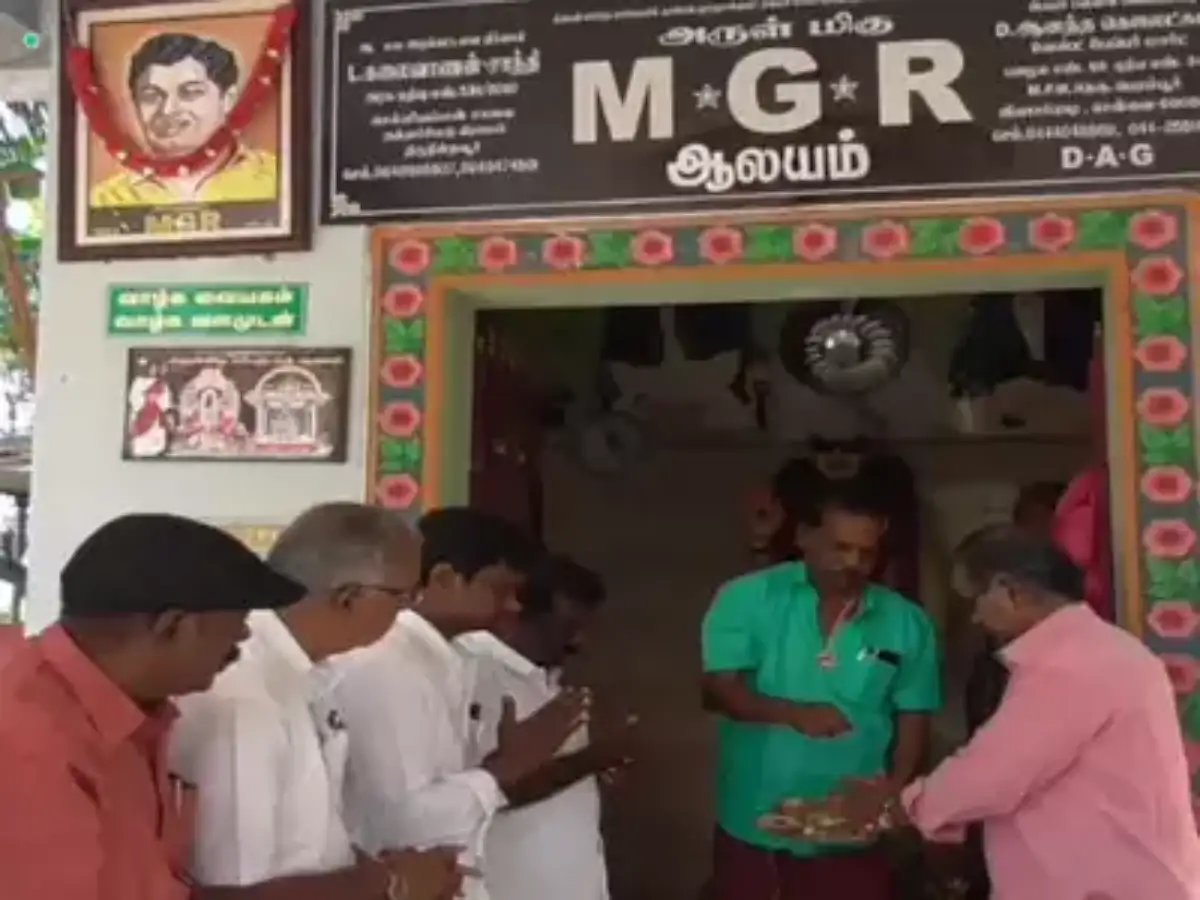 MGR Temple,7 விதமான பூஜை நடக்கும் அருள்மிகு எம்.ஜி.ஆர் ஆலயம் எங்க ...