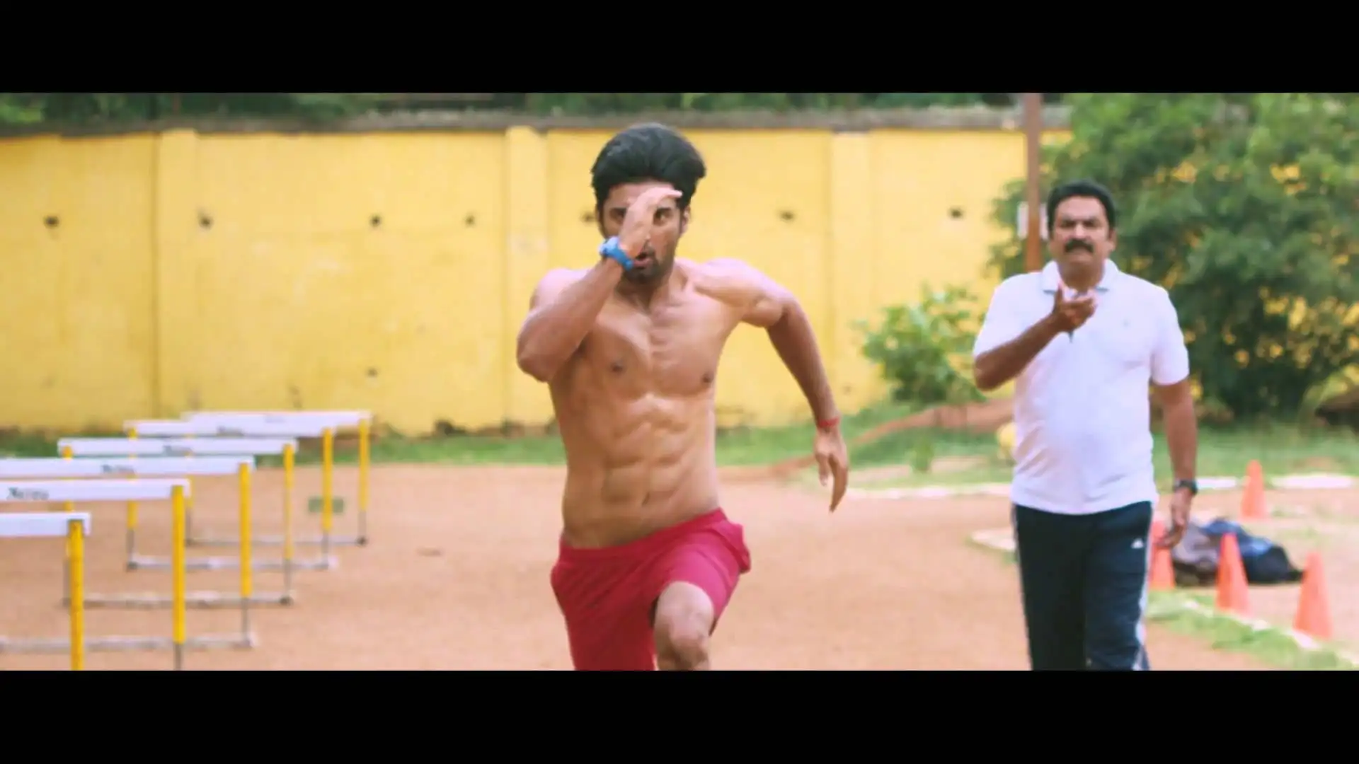 Atharvaa,சக நடிகர்களை வாயைப் பிளக்க வைத்த அதர்வாவின் வீடியோ!! - actor ...