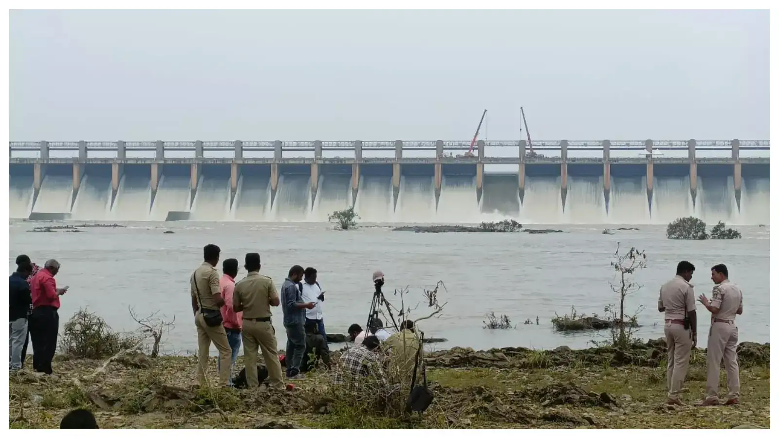 ತುಂಗಭದ್ರಾ ಜಲಾಶಯದ ಕ್ರಸ್ಟ್‌ಗೇಟ್‌ ದುರಂತ ಘಟನೆ,ಕ್ರಸ್ಟ್‌ಗೇಟ್‌ ದುರಂತದ ನಡುವೆಯೂ ...