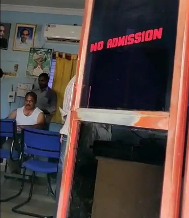 Uppal Rta Officer Massage,ఉప్పల్: సిబ్బందితో ఆర్టీఏ అధికారి మసాజ్ ...