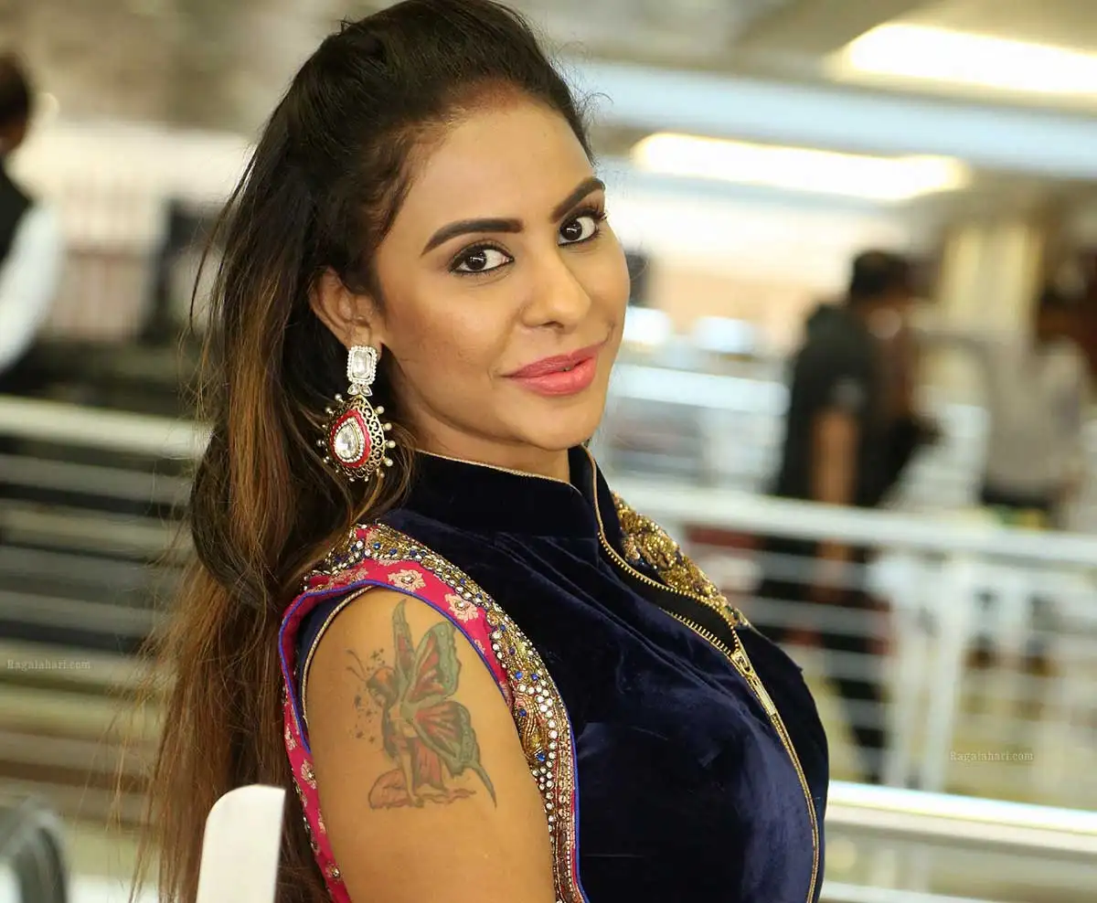 Sri Reddy Assaulted,శ్రీరెడ్డిపై చెన్నైలో దాడి.. పొలాచ్చి సెక్స్ రాకెట్ ...