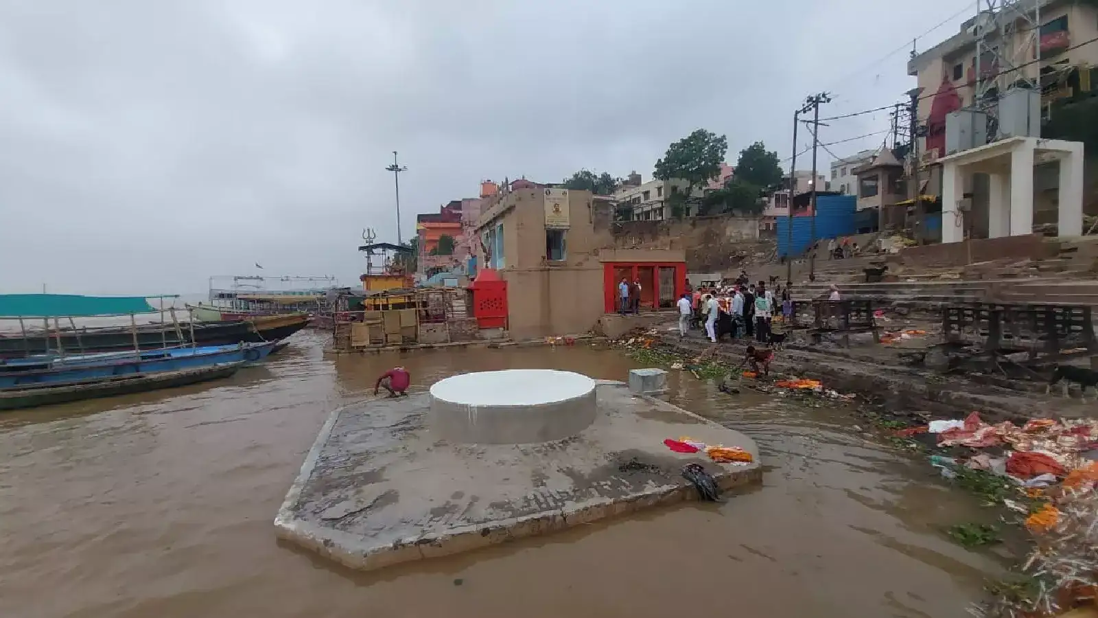 Varanasi Ganga Water Lavel Rise News,वाराणसी में गंगा का लगातार बढ़ रहा ...