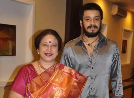 Jayachitra Son Jayachitra Son Amresh Keerthi Wedding Reception Photos