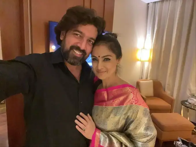 Simran's son Adheep Bagga : பாலிவுட் ஹீரோ போல இருப்பது சிம்ரன் மகன்களா ...