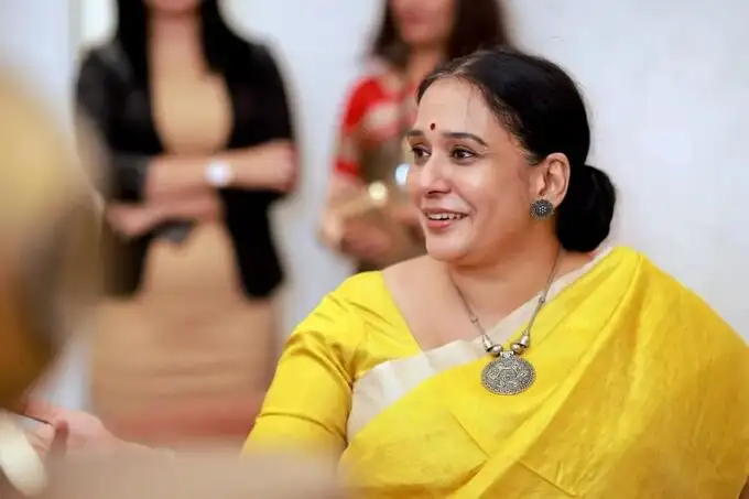 Mala Parvathy Childhood,അച്ഛന്‍ പറയുന്നത് കേട്ടിരിക്കാന്‍ കൊതിക്കാത്ത ...