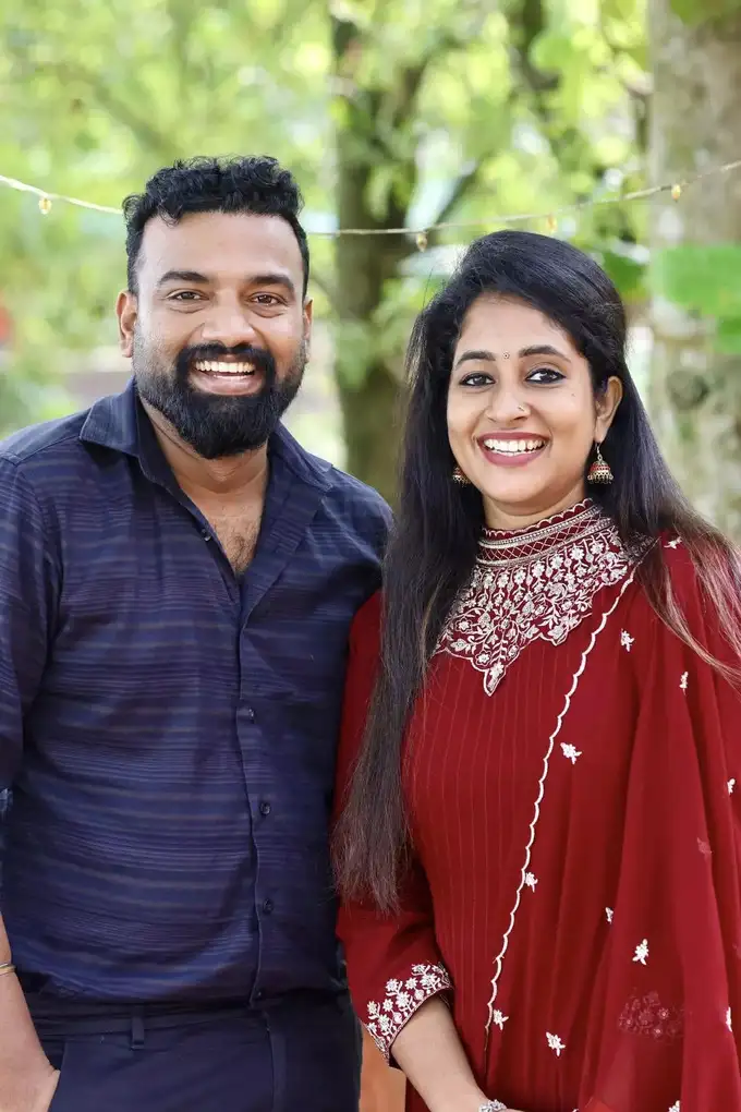 Mallu Couple Ajeesh And Shonima,നൂറുരൂപപോലും തന്ന് സ്വന്തക്കാ ...