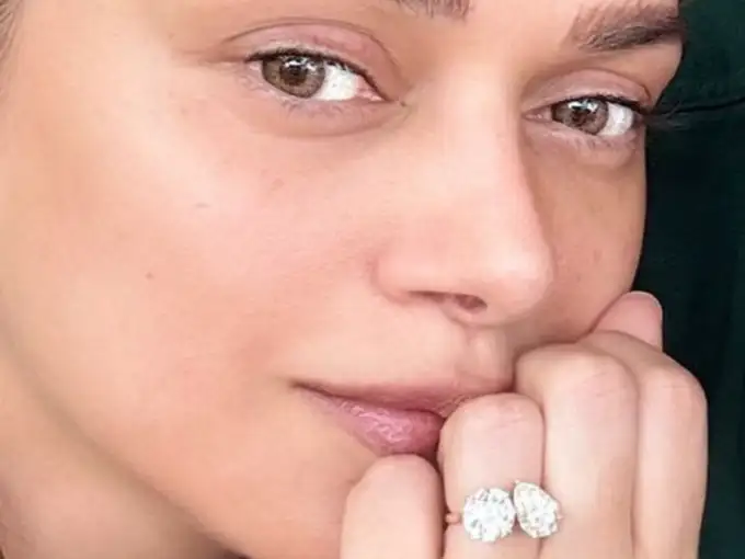 कसा आहे हा हिरा