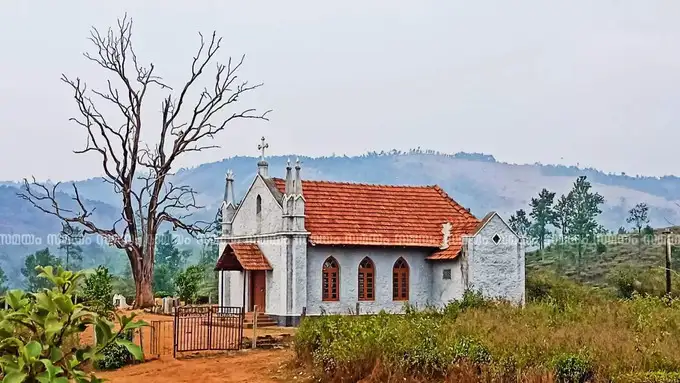 Lucifer Church Idukki Movie Location,മഴയെത്തി, മഞ്ഞ് മൂടിയ ...