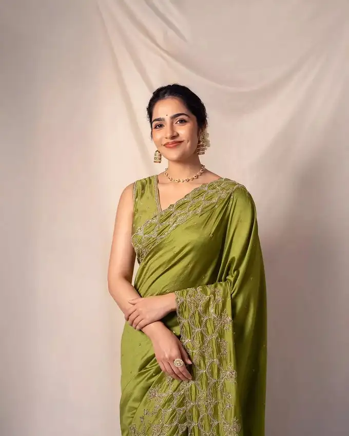 பாராட்டி