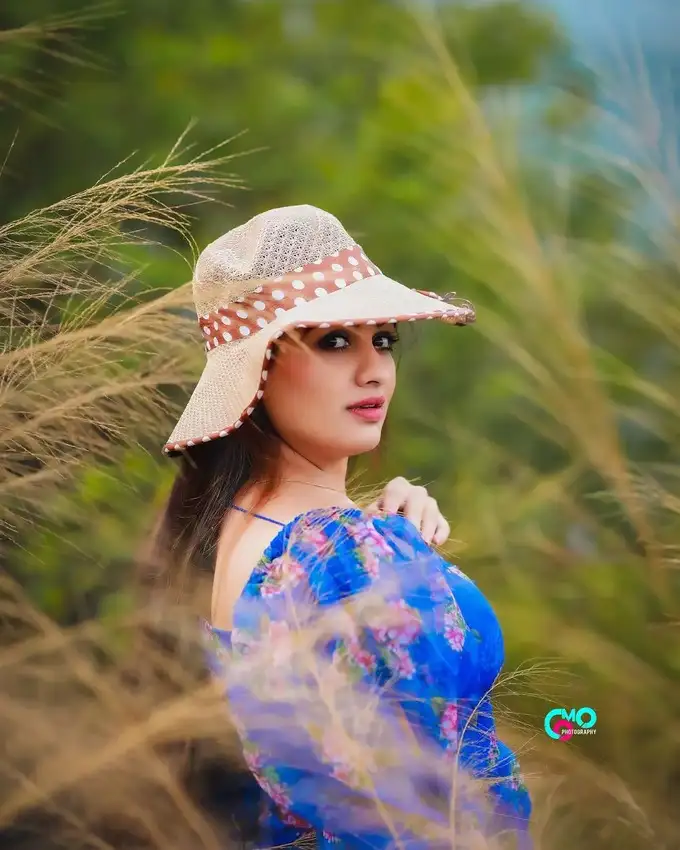 ഫ്ലോറൽ ഡ്രസിൽ