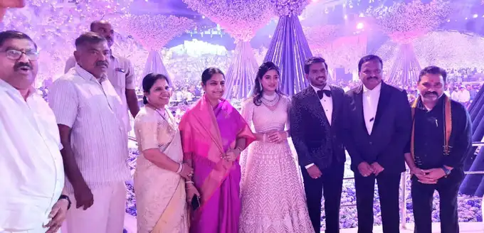 కళ్లు చెదిరేలా ఎమ్మెల్సీ వెంకట్రామ రెడ్డి కొడుకు రిసెప్షన్‌.. ఆ ...