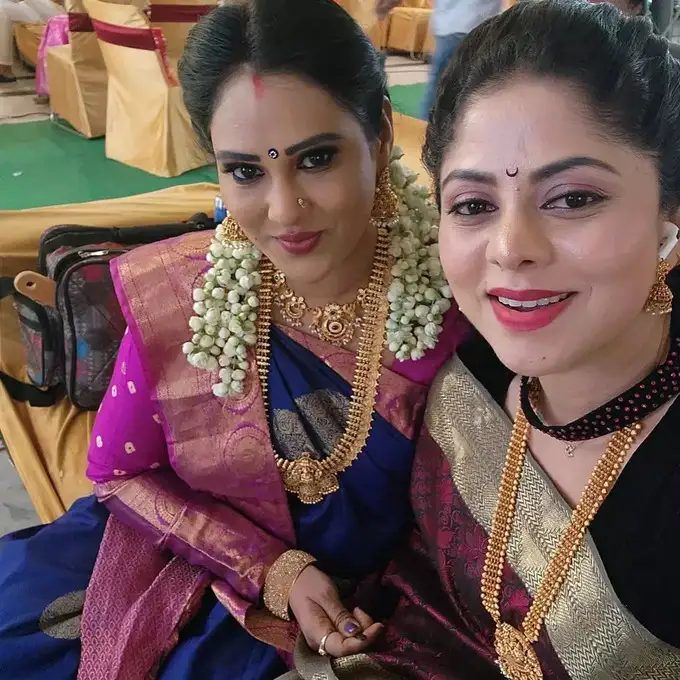 బ్రహ్మముడి సీరియల్ షూటింగ్ పిక్స్.. అక్కడ సీరియస్, ఇక్కడ ఎంజాయ్‌మెంట్!