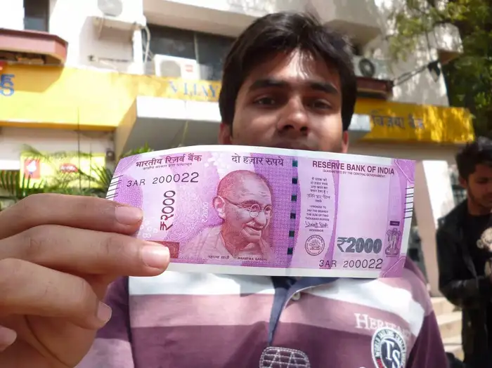 2000 currency exchange on RBI Issue office
