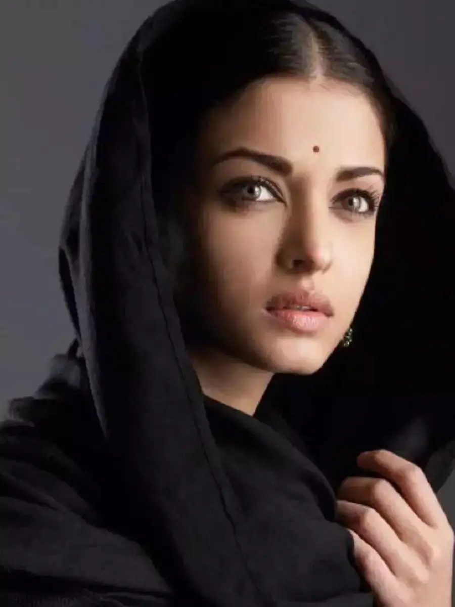 'मी ऐश्वर्यावरून नजर हटवू शकलो नाही' | MaharashtraTimes