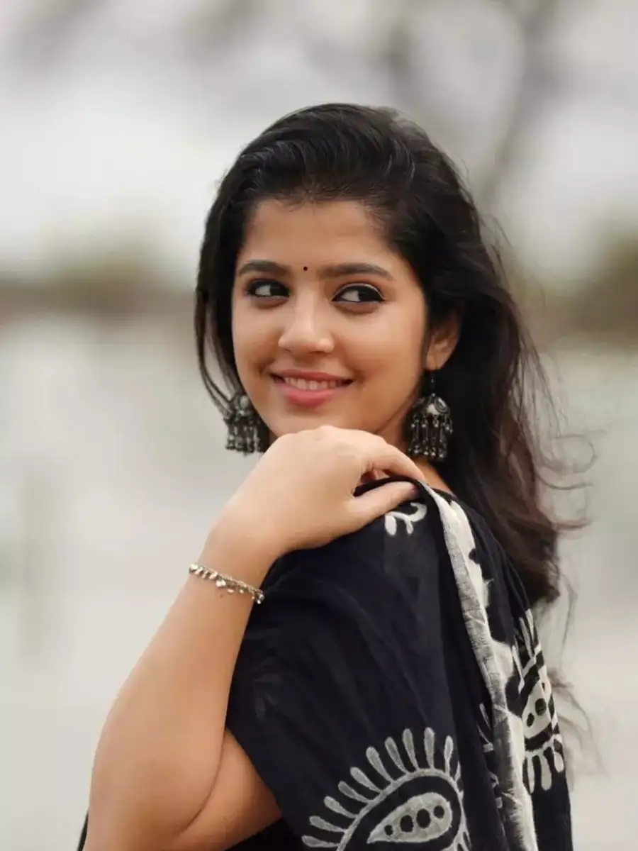 ಯಾರೀ ‘ರಾಮಾಚಾರಿ’ ಧಾರಾವಾಹಿಯ ರುಕ್ಮಿಣಿ? ಇವರು ಇಷ್ಟೊಂದು ಓದಿದ್ದಾರಾ? ಹಿನ್ನಲೆ ಏನ್ಗೊತ್ತಾ? | vijaykarnataka