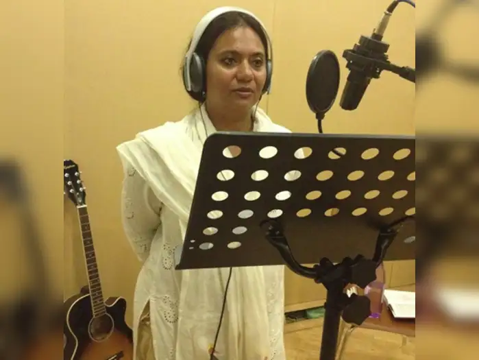 মিসেস অনুরাগ বসু৷ বর অনুরাগ বসুর সঙ্গে কো-রাইটার হিসেবে ‘বরফি’ ছবির ...