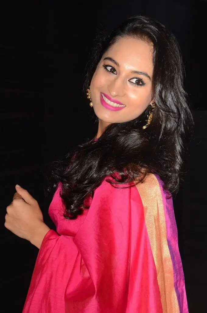 actress-pooja-latest-stills
