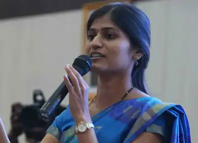 Salem Collector Rohini: ஏழை மாணவி படிப்புக்காக 10 நிமிடத்தில் ...