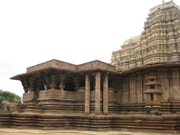 Ramappa Temple Warangal : అద్భుతం... ఈ ఆలయ నిర్మాణంలో వాడిన ఇటుకలు ...