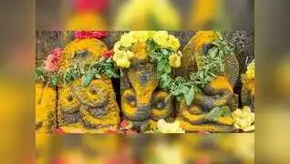 నాగుల చవితి రోజు పుట్టను పూజిస్తే కళత్ర దోషాలు తొలుగుతా...