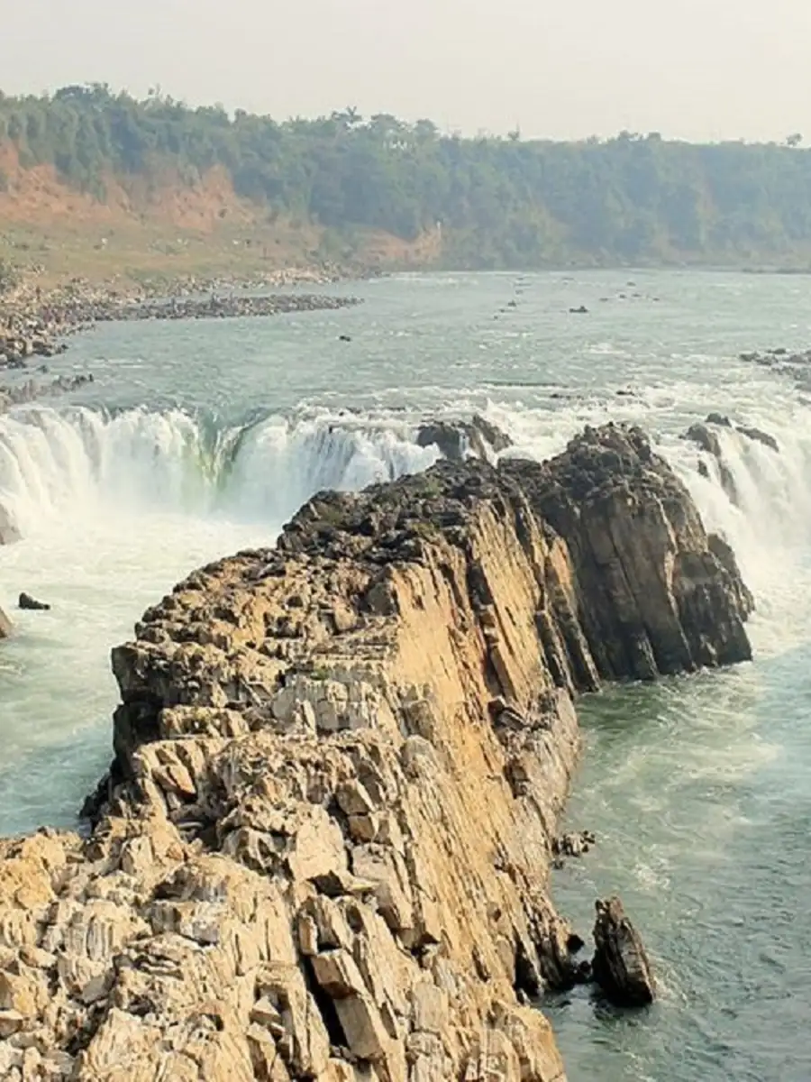 जबलपुर धुआंधार जलप्रपात - Dhuandhar Falls in Jabalpur in Hindi ...