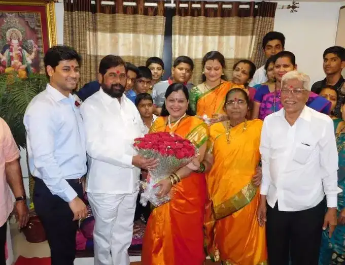 एकनाथ शिंदेंची पत्नी