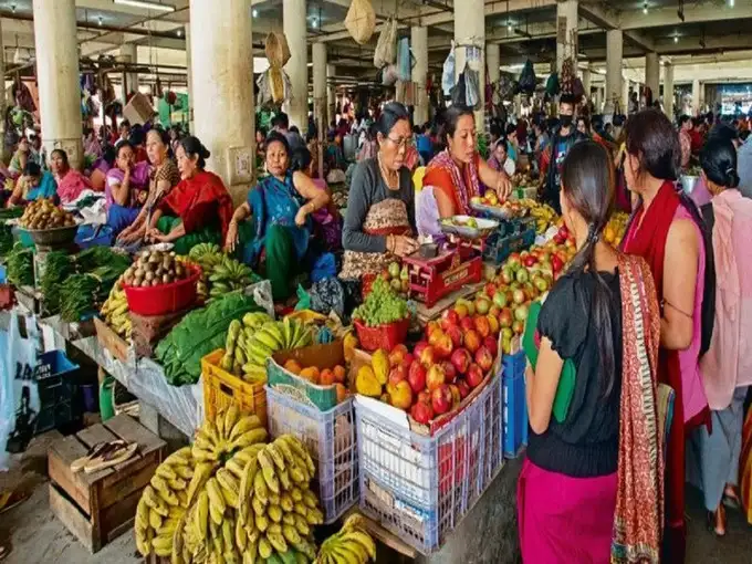 इमा बाजार में क्‍या मिलता है