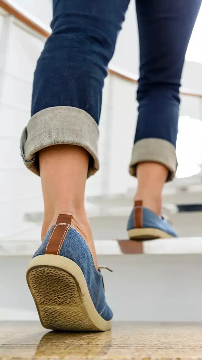 మెట్లు ఎక్క‌డం