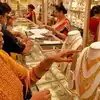 Month End Gold Rates: கடைசி நாள் தங்கம் விலை எப்படி இருக்கு? நகை ...