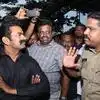 Seeman,சீமானை தடுத்து நிறுத்திய கேரளா போலீஸ்: பிரபாகரன் போஸ்டரால் வந்த ...